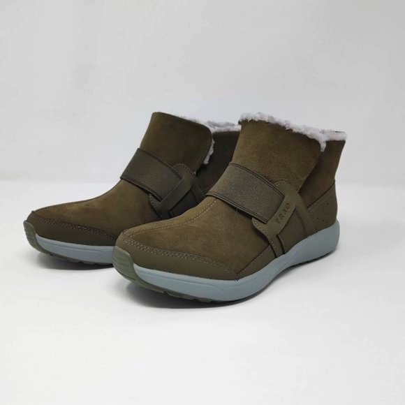 Traq by Alegria | Shoes | Alegria Traq Green Suede Slipon Ankle Boots ...